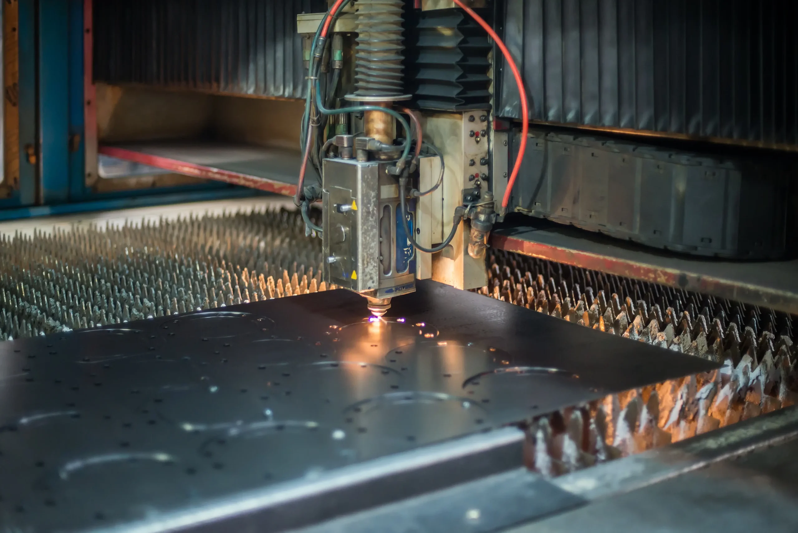 Metal Laser Cutting Machine: Types & Advantages | Glorystar