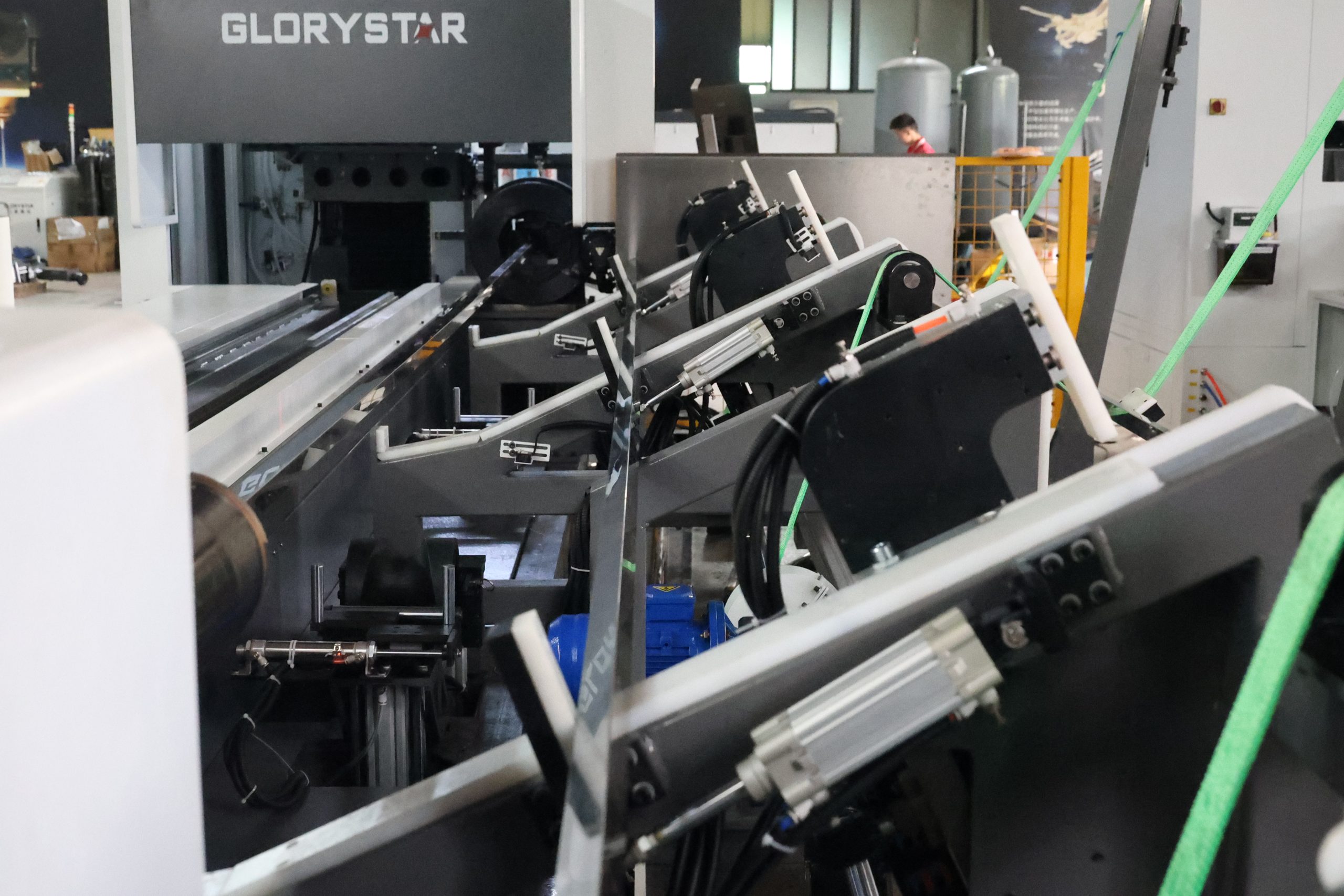 Fiber Laser Cutting Machine with Automated Loader