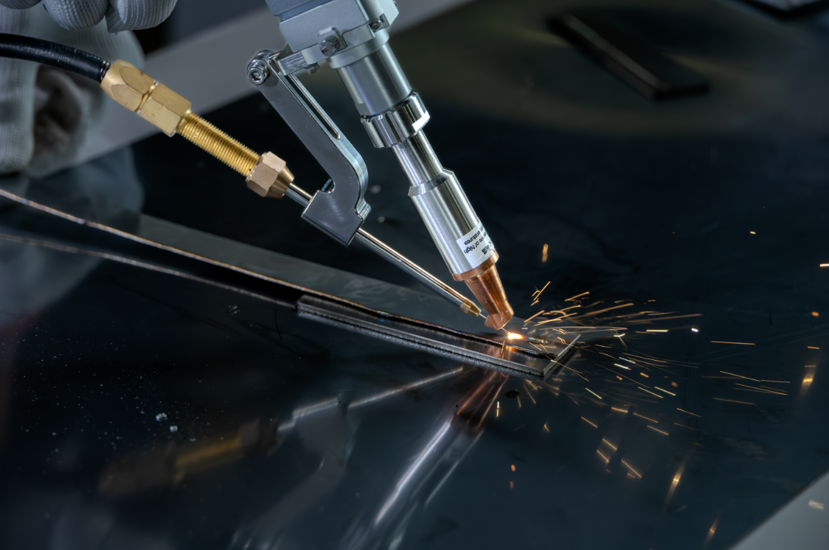 How to Choose the Right Laser Welder for Your Business？